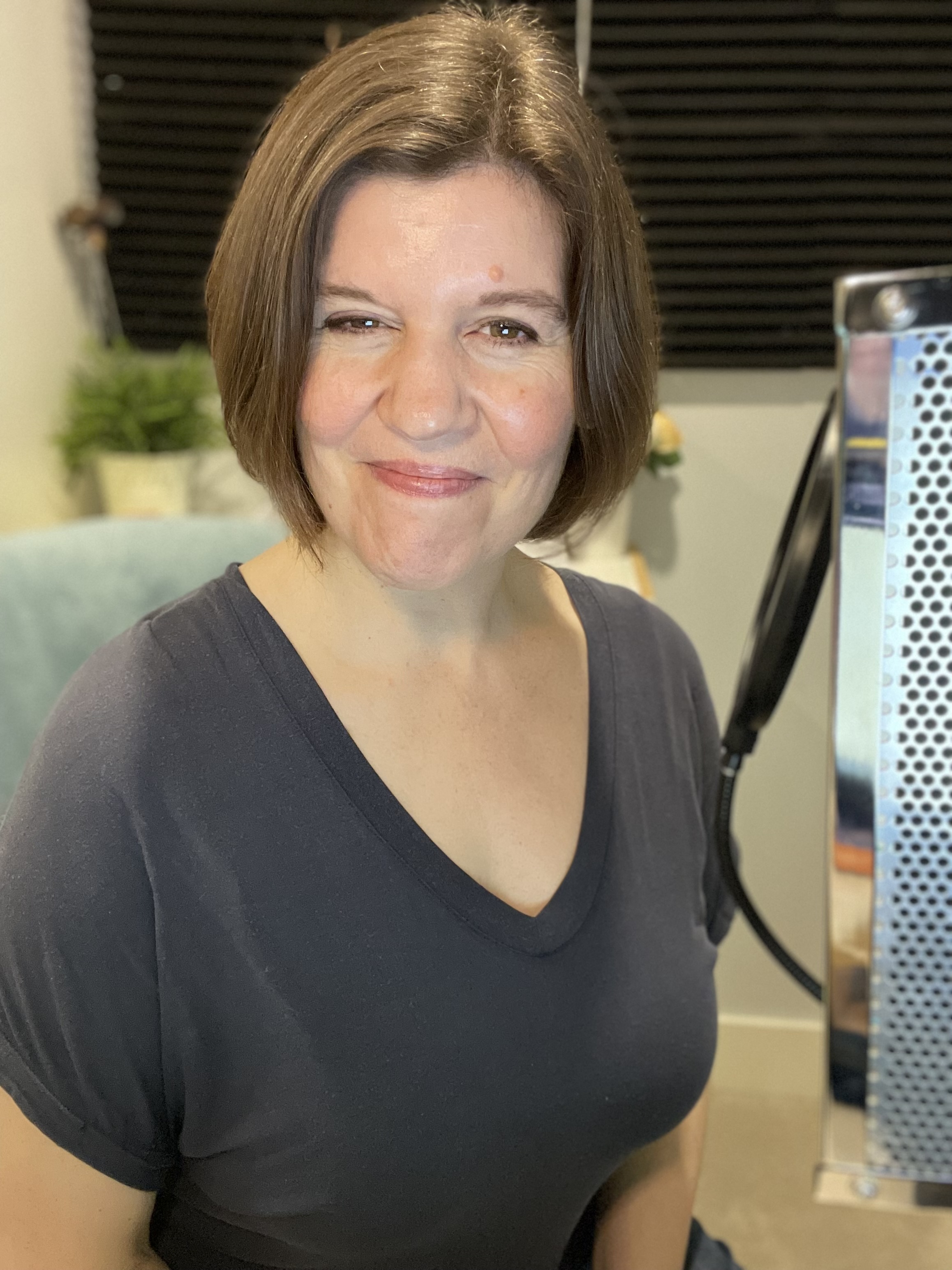 Megan Bunting: Professional Female Voice Over Artist